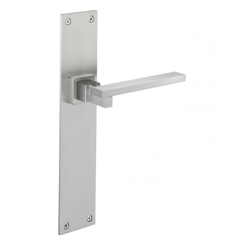 Aldaba Innova Square Flat Blade Lever Door Handles on Backplate in ...